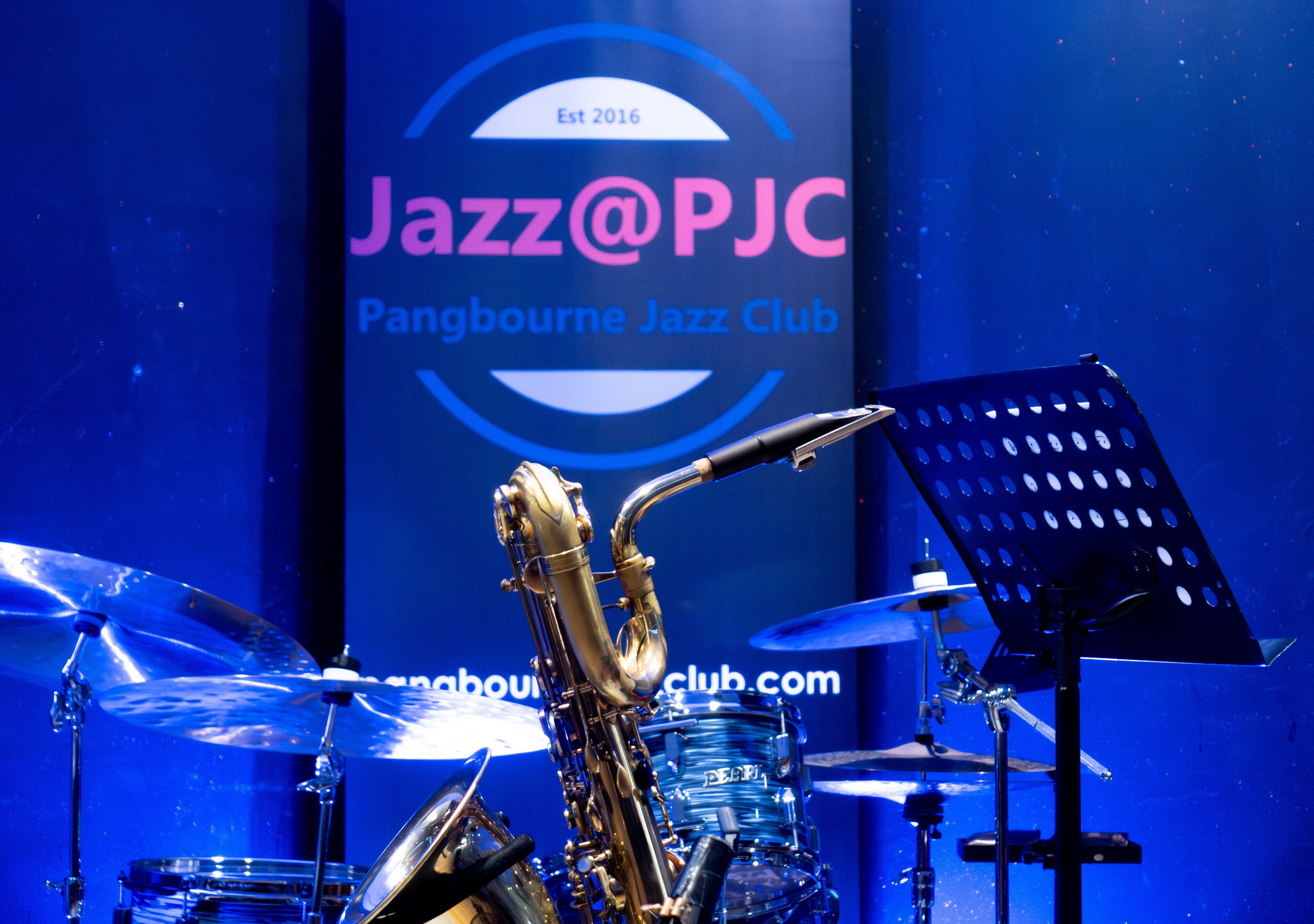 Denny Ilett, guitar and vocals with Terry Hutchins Qrt | What's On Reading